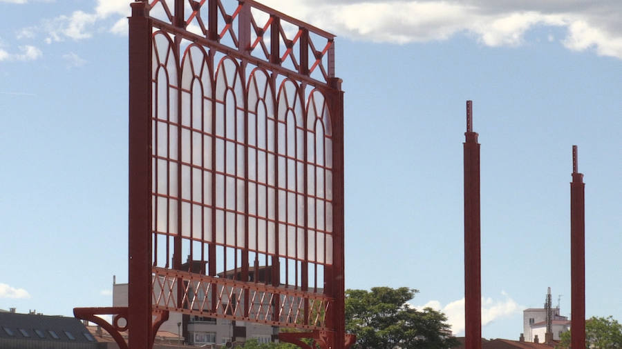 Fotos: La marquesina regresa a su sitio | leonoticias